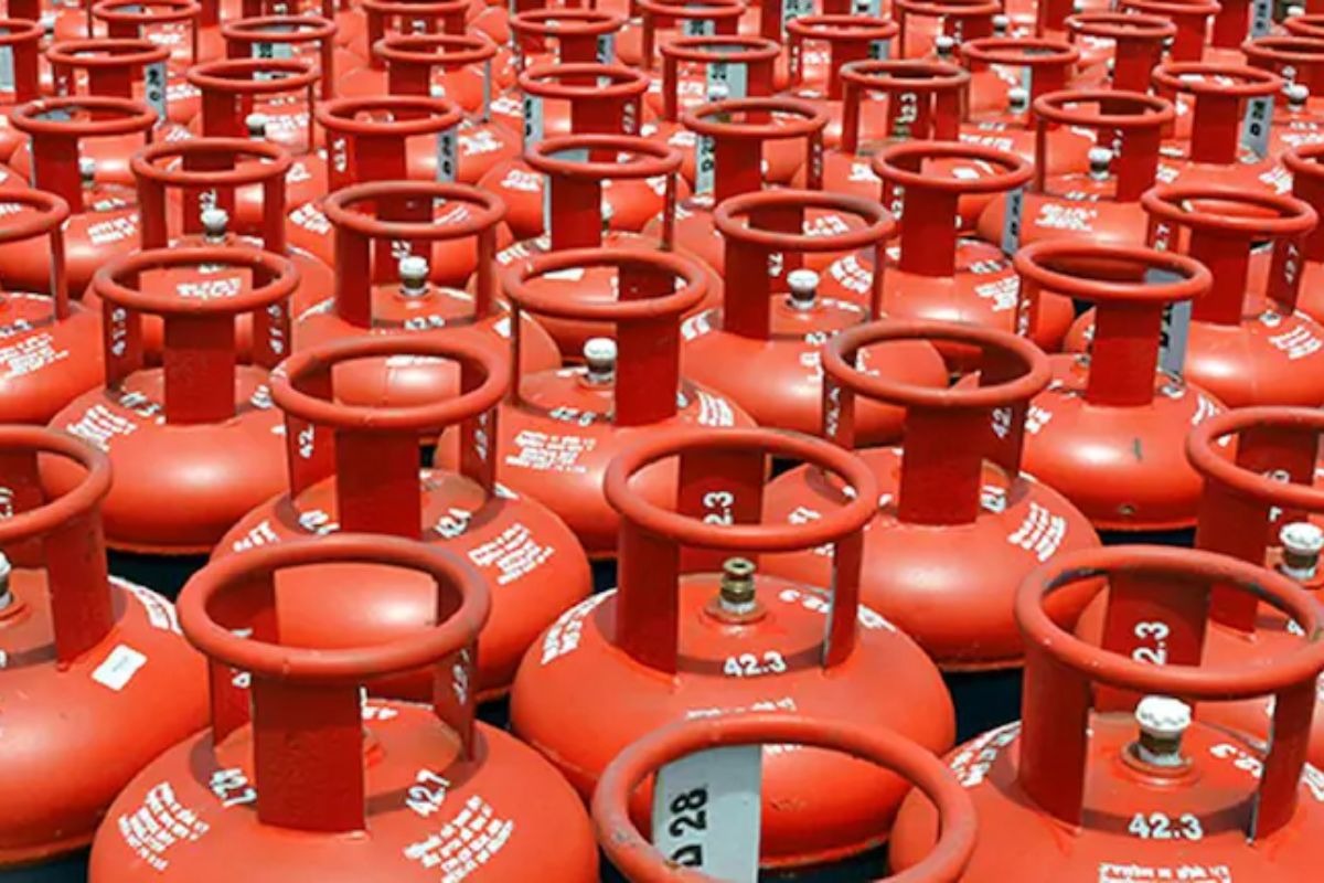 LPG Price 1 May 2025: LPG गैस सिलेंडर हुआ सस्ता - Nrirashtriya